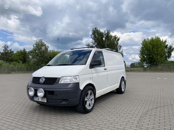 White Volkswagen Transporter 2006 in Marijampole, with an engine capacity of 2.50 L and mileage of 313 thousand km for 4200 €, photo 1 on AUTOMOTO.COM.LV