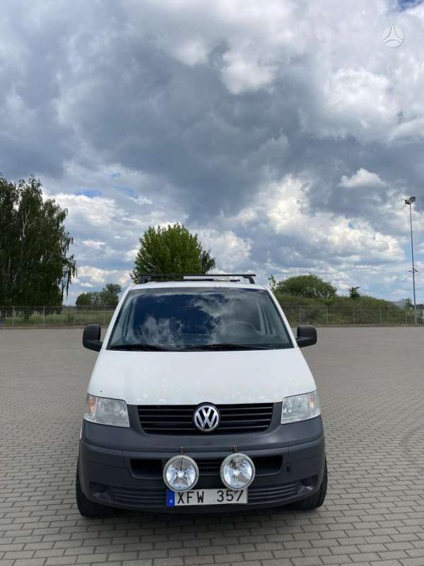 White Volkswagen Transporter 2006 in Marijampole, with an engine capacity of 2.50 L and mileage of 313 thousand km for 4200 €, photo 2 on AUTOMOTO.COM.LV