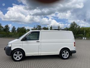 White Volkswagen Transporter 2006 in Marijampole, with an engine capacity of 2.50 L and mileage of 313 thousand km for 4200 €, photo 4 on AUTOMOTO.COM.LV