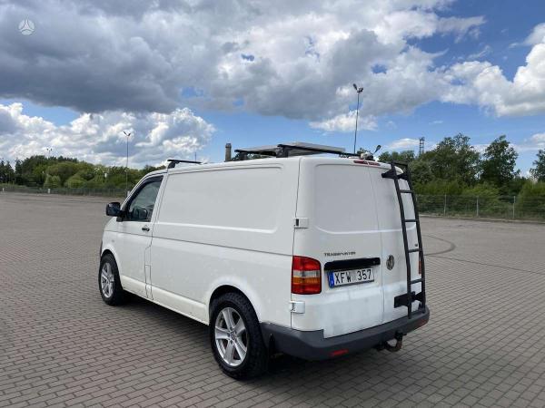 White Volkswagen Transporter 2006 in Marijampole, with an engine capacity of 2.50 L and mileage of 313 thousand km for 4200 €, photo 5 on AUTOMOTO.COM.LV