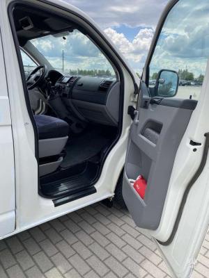 White Volkswagen Transporter 2006 in Marijampole, with an engine capacity of 2.50 L and mileage of 313 thousand km for 4200 €, photo 19 on AUTOMOTO.COM.LV