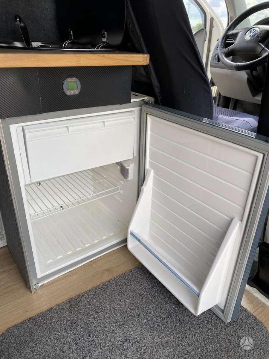White Volkswagen Transporter 2006 in Marijampole, with an engine capacity of 2.50 L and mileage of 313 thousand km for 4200 €, photo 24 on AUTOMOTO.COM.LV