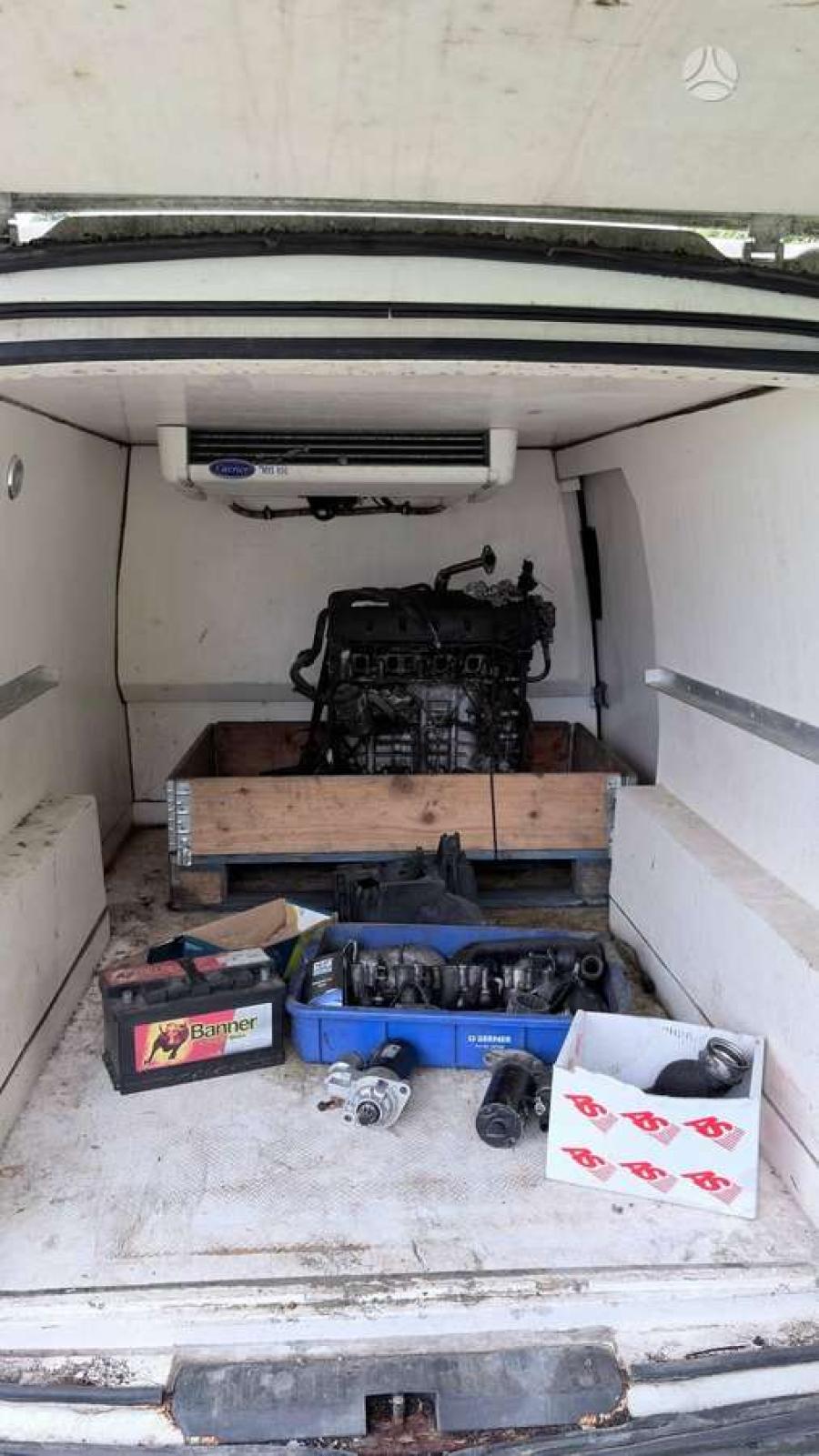 White Volkswagen Transporter 2006 in Siauliai, with an engine capacity of 2.46 L and mileage of 220 thousand km for 1900 €, photo 9 on AUTOMOTO.COM.LV