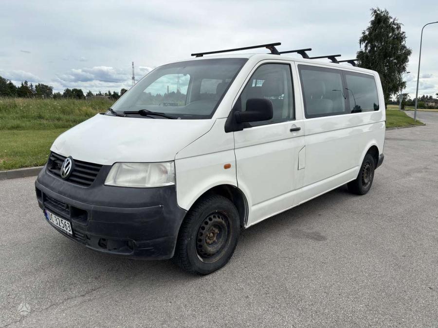 White Volkswagen Transporter 2006 in Panevezys, with an engine capacity of 2.46 L and mileage of 250 thousand km for 4400 €, photo 1 on AUTOMOTO.COM.LV