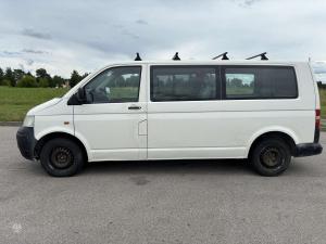 White Volkswagen Transporter 2006 in Panevezys, with an engine capacity of 2.46 L and mileage of 250 thousand km for 4400 €, photo 4 on AUTOMOTO.COM.LV