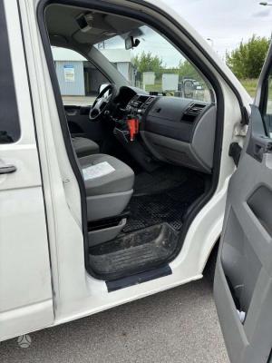 White Volkswagen Transporter 2006 in Panevezys, with an engine capacity of 2.46 L and mileage of 250 thousand km for 4400 €, photo 9 on AUTOMOTO.COM.LV