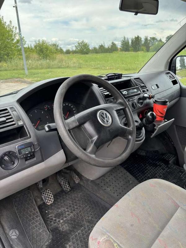 Balts Volkswagen Transporter 2006 Panevēža, ar dzinēja tilpumu 2.46 L un nobraukumu 250 tūkst. km par 4400 €, foto 10 vietnē AUTOMOTO.COM.LV
