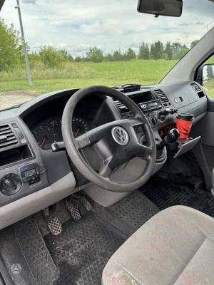 White Volkswagen Transporter 2006 in Panevezys, with an engine capacity of 2.46 L and mileage of 250 thousand km for 4400 €, photo 11 on AUTOMOTO.COM.LV