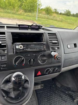 White Volkswagen Transporter 2006 in Panevezys, with an engine capacity of 2.46 L and mileage of 250 thousand km for 4400 €, photo 12 on AUTOMOTO.COM.LV