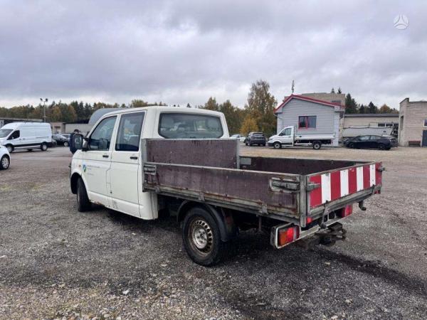White Volkswagen Transporter 2007 in Radviliskis, with an engine capacity of 2.46 L and mileage of 257 thousand km for 4416 €, photo 7 on AUTOMOTO.COM.LV