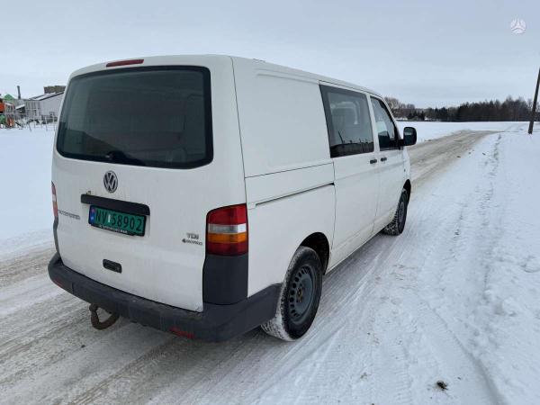 White Volkswagen Transporter 2007 in Pasvalys, with an engine capacity of 2.50 L and mileage of 265 thousand km for 4199 €, photo 3 on AUTOMOTO.COM.LV