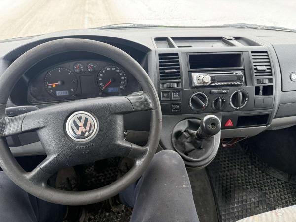 White Volkswagen Transporter 2007 in Pasvalys, with an engine capacity of 2.50 L and mileage of 265 thousand km for 4199 €, photo 5 on AUTOMOTO.COM.LV