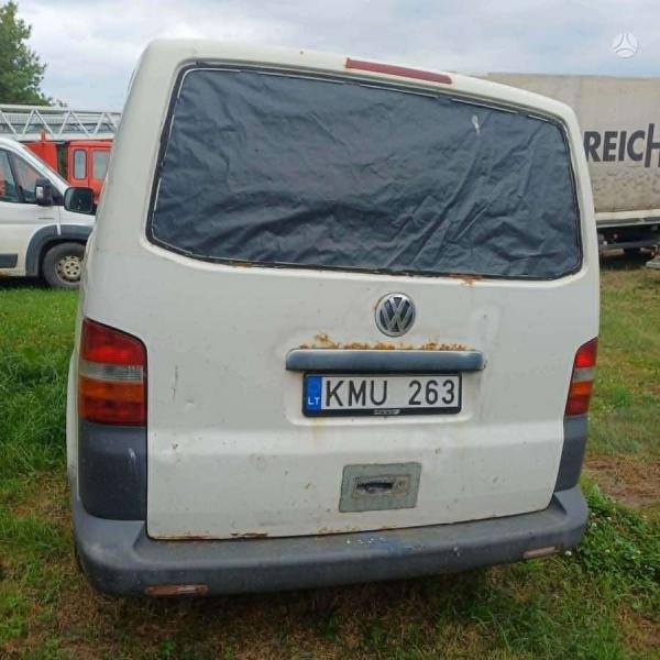 White Volkswagen Transporter 2008 in Panevezys, with an engine capacity of 1.90 L and mileage of 471 thousand km for 2500 €, photo 2 on AUTOMOTO.COM.LV