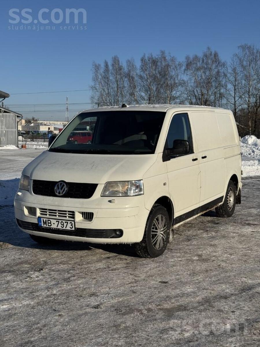 Белый Фольксваген Transporter 2008 в Рига, объемом двигателя 2.50 л и пробегом 267 тыс. км за 4200 €, фото 3 на AUTOMOTO.COM.LV