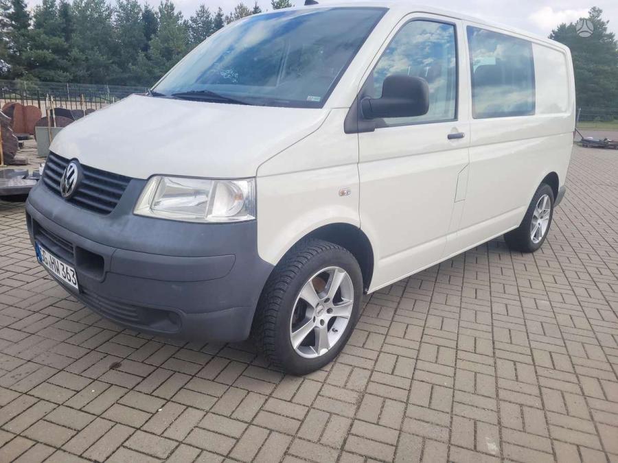 White Volkswagen Transporter 2008 in Vilkaviskis, with an engine capacity of 2.46 L and mileage of 150 thousand km for 7600 €, photo 1 on AUTOMOTO.COM.LV