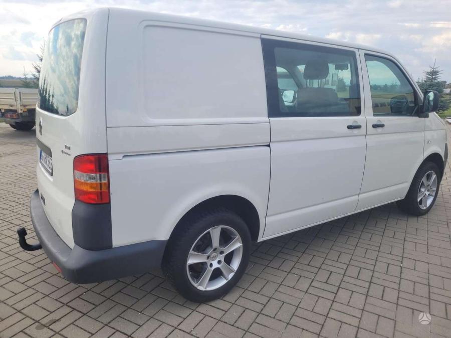 White Volkswagen Transporter 2008 in Vilkaviskis, with an engine capacity of 2.46 L and mileage of 150 thousand km for 7600 €, photo 6 on AUTOMOTO.COM.LV