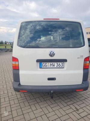 White Volkswagen Transporter 2008 in Vilkaviskis, with an engine capacity of 2.46 L and mileage of 150 thousand km for 7600 €, photo 8 on AUTOMOTO.COM.LV