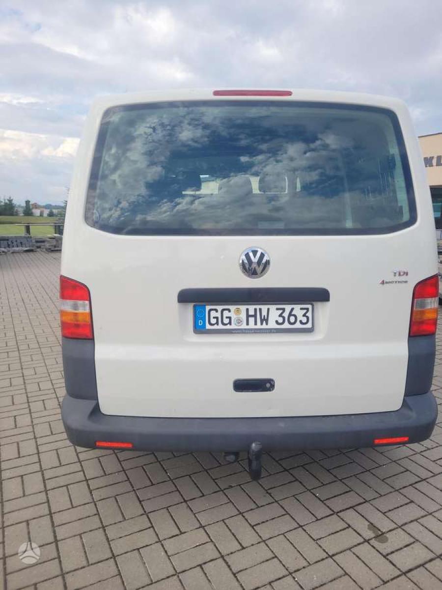 White Volkswagen Transporter 2008 in Vilkaviskis, with an engine capacity of 2.46 L and mileage of 150 thousand km for 7600 €, photo 8 on AUTOMOTO.COM.LV