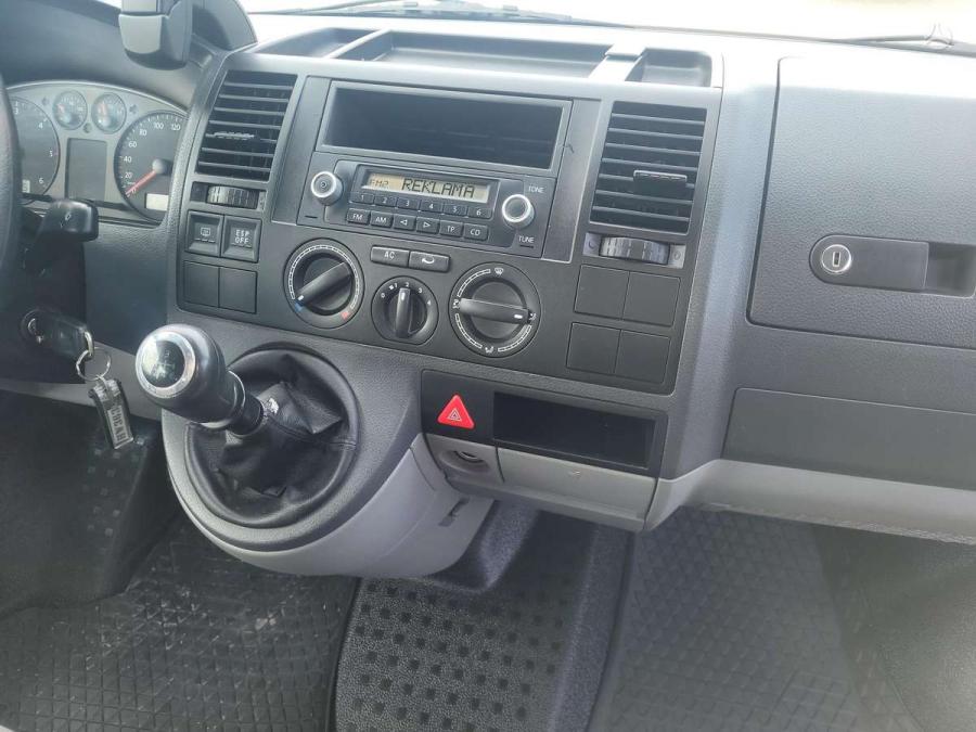 White Volkswagen Transporter 2008 in Vilkaviskis, with an engine capacity of 2.46 L and mileage of 150 thousand km for 7600 €, photo 13 on AUTOMOTO.COM.LV