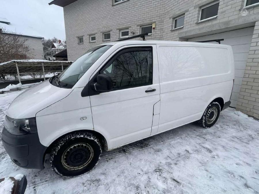 Balts Volkswagen Transporter 2009 Viļņa, ar dzinēja tilpumu 1.97 L un nobraukumu 299 tūkst. km par 4300 €, foto 1 vietnē AUTOMOTO.COM.LV