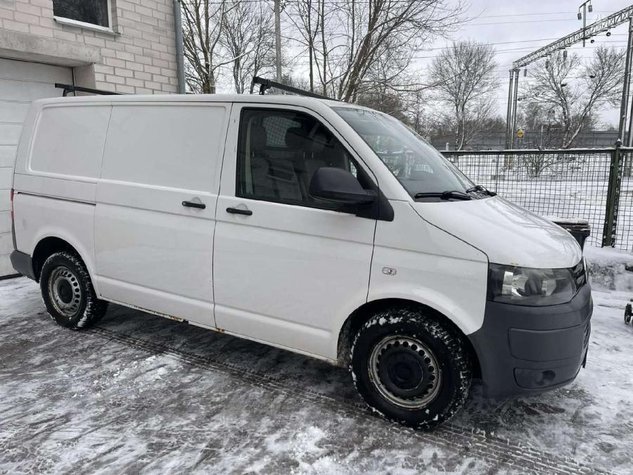Balts Volkswagen Transporter 2009 Viļņa, ar dzinēja tilpumu 1.97 L un nobraukumu 299 tūkst. km par 4300 €, foto 4 vietnē AUTOMOTO.COM.LV