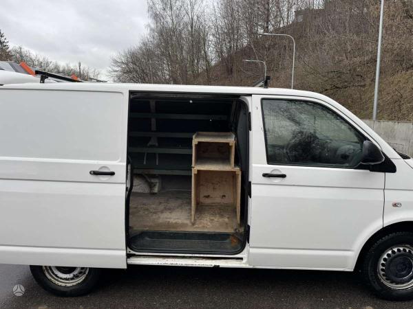 Balts Volkswagen Transporter 2009 Viļņa, ar dzinēja tilpumu 1.97 L un nobraukumu 299 tūkst. km par 4300 €, foto 6 vietnē AUTOMOTO.COM.LV