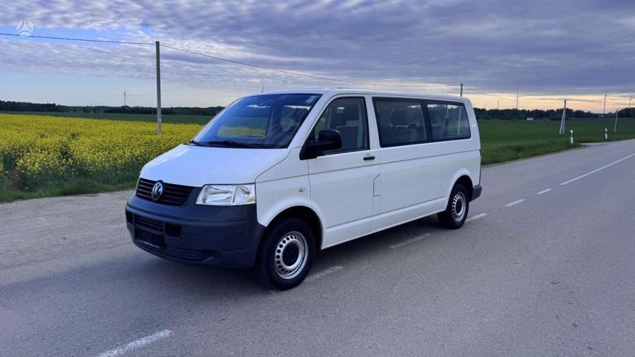 White Volkswagen Transporter 2009 in Kelme, with an engine capacity of 1.90 L and mileage of 343 thousand km for 7500 €, photo 3 on AUTOMOTO.COM.LV