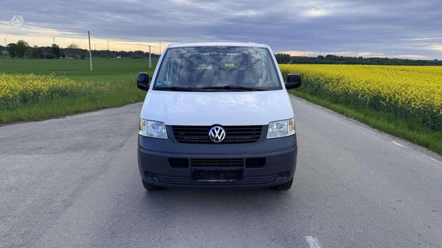 White Volkswagen Transporter 2009 in Kelme, with an engine capacity of 1.90 L and mileage of 343 thousand km for 7500 €, photo 4 on AUTOMOTO.COM.LV