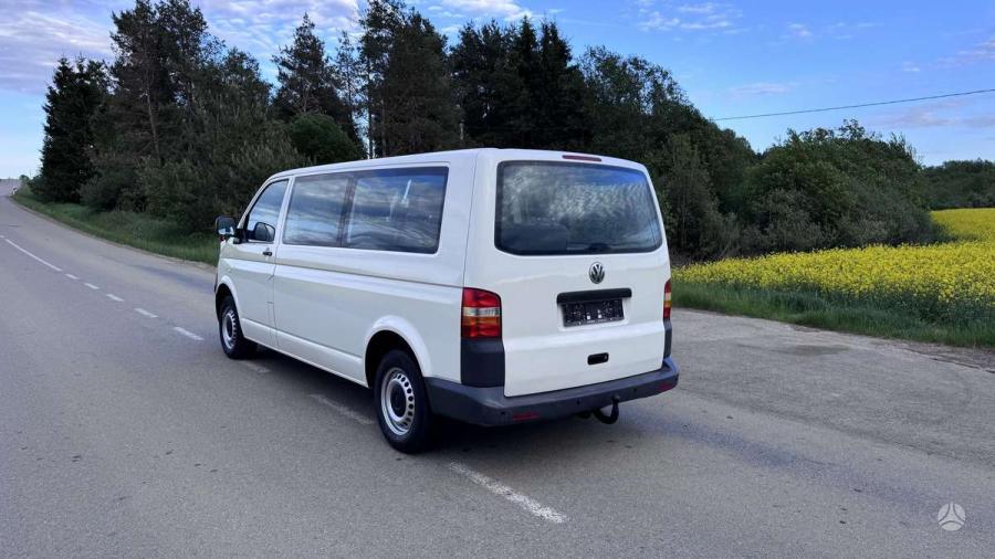 White Volkswagen Transporter 2009 in Kelme, with an engine capacity of 1.90 L and mileage of 343 thousand km for 7500 €, photo 6 on AUTOMOTO.COM.LV