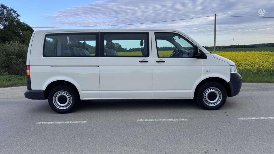 White Volkswagen Transporter 2009 in Kelme, with an engine capacity of 1.90 L and mileage of 343 thousand km for 7500 €, photo 9 on AUTOMOTO.COM.LV