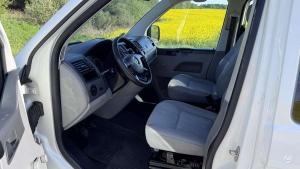 White Volkswagen Transporter 2009 in Kelme, with an engine capacity of 1.90 L and mileage of 343 thousand km for 7500 €, photo 10 on AUTOMOTO.COM.LV