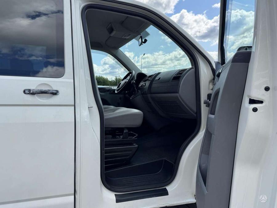 Balts Volkswagen Transporter 2009 Viļņa, ar dzinēja tilpumu 1.90 L un nobraukumu 268 tūkst. km par 7000 €, foto 32 vietnē AUTOMOTO.COM.LV