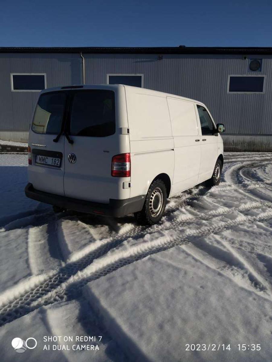 White Volkswagen Transporter 2010 in Vilnius, with an engine capacity of 1.97 L and mileage of 329 thousand km for 6050 €, photo 2 on AUTOMOTO.COM.LV