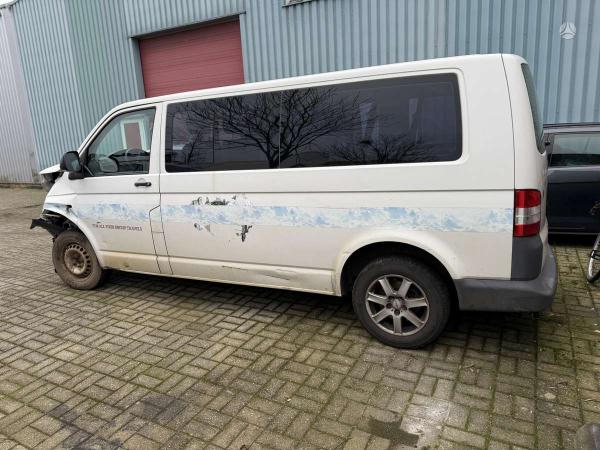 Balts Volkswagen Transporter 2010 Kauņa, ar dzinēja tilpumu 1.97 L un nobraukumu 240 tūkst. km par 3850 €, foto 5 vietnē AUTOMOTO.COM.LV