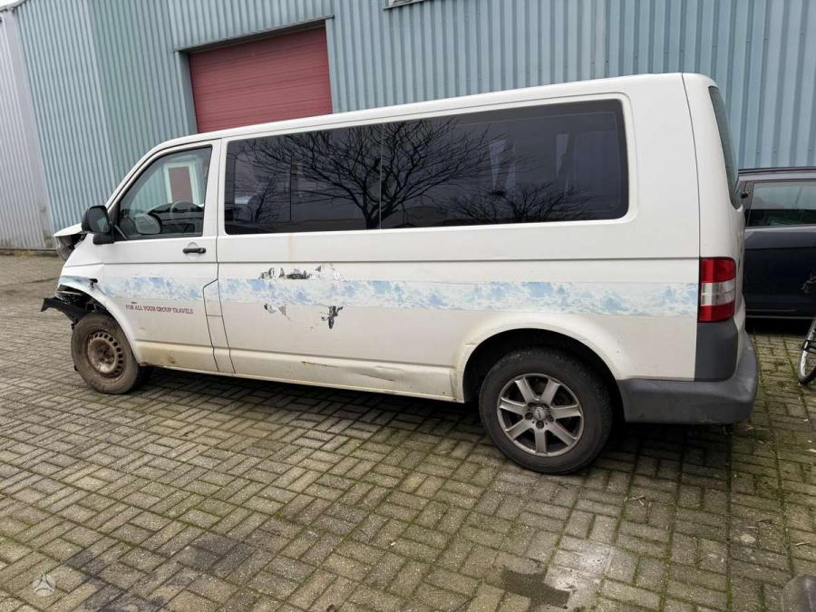 Balts Volkswagen Transporter 2010 Kauņa, ar dzinēja tilpumu 2.00 L un nobraukumu 227 tūkst. km par 3850 €, foto 5 vietnē AUTOMOTO.COM.LV