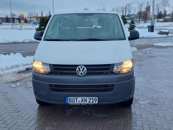 White Volkswagen Transporter 2010 in Taurage, with an engine capacity of 2.00 L and mileage of 233 thousand km for 8500 €, photo 3 on AUTOMOTO.COM.LV