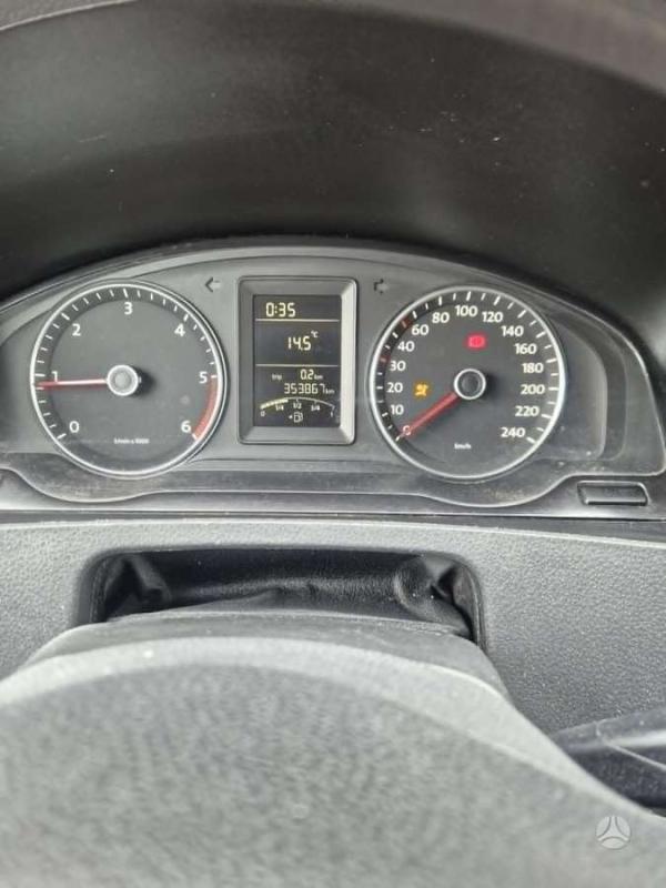 White Volkswagen Transporter 2010 in Plunge, with an engine capacity of 1.97 L and mileage of 353 thousand km for 5300 €, photo 6 on AUTOMOTO.COM.LV