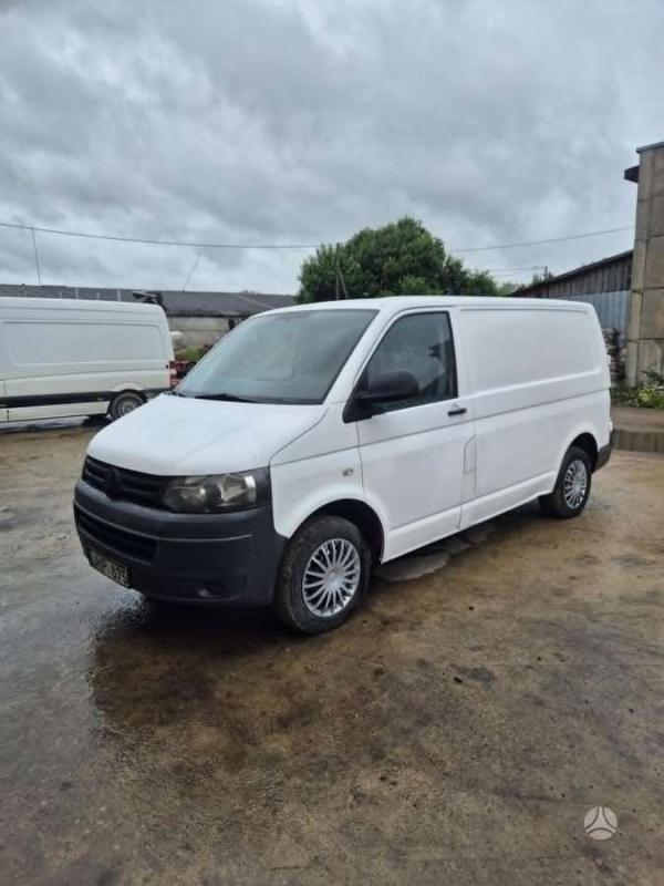 Balts Volkswagen Transporter 2010 Plungė, ar dzinēja tilpumu 1.97 L un nobraukumu 353 tūkst. km par 5300 €, foto 1 vietnē AUTOMOTO.COM.LV