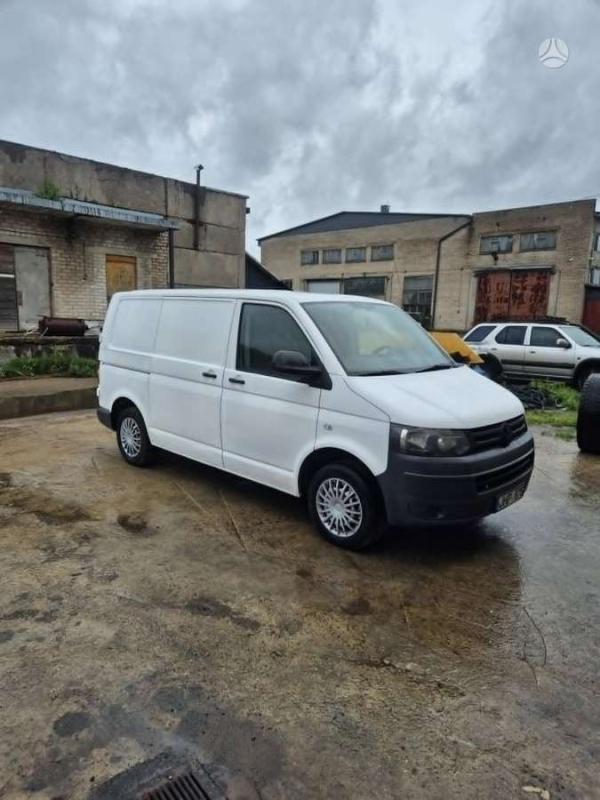 Balts Volkswagen Transporter 2010 Plungė, ar dzinēja tilpumu 1.97 L un nobraukumu 353 tūkst. km par 5300 €, foto 2 vietnē AUTOMOTO.COM.LV