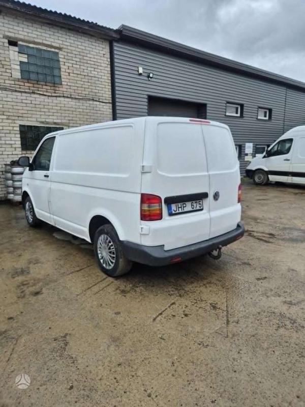 Balts Volkswagen Transporter 2010 Plungė, ar dzinēja tilpumu 1.97 L un nobraukumu 353 tūkst. km par 5300 €, foto 3 vietnē AUTOMOTO.COM.LV