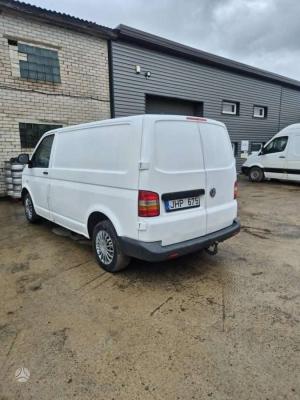 White Volkswagen Transporter 2010 in Plunge, with an engine capacity of 1.97 L and mileage of 353 thousand km for 5300 €, photo 4 on AUTOMOTO.COM.LV