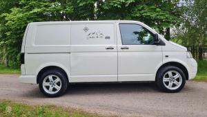 White Volkswagen Transporter 2010 in Radviliskis, with an engine capacity of 1.90 L and mileage of 224 thousand km for 5999 €, photo 5 on AUTOMOTO.COM.LV