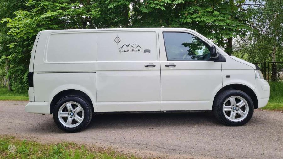 White Volkswagen Transporter 2010 in Radviliskis, with an engine capacity of 1.90 L and mileage of 224 thousand km for 5999 €, photo 5 on AUTOMOTO.COM.LV
