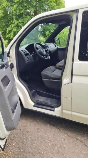 White Volkswagen Transporter 2010 in Radviliskis, with an engine capacity of 1.90 L and mileage of 224 thousand km for 5999 €, photo 10 on AUTOMOTO.COM.LV