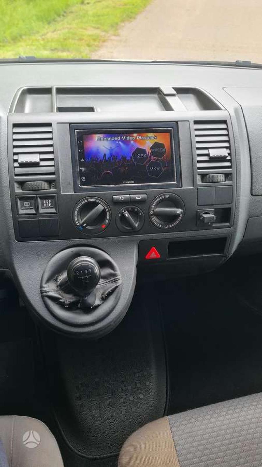 White Volkswagen Transporter 2010 in Radviliskis, with an engine capacity of 1.90 L and mileage of 224 thousand km for 5999 €, photo 12 on AUTOMOTO.COM.LV
