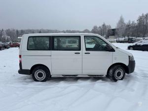 White Volkswagen Transporter 2011 in Alytus, with an engine capacity of 1.97 L and mileage of 281 thousand km for 8550 €, photo 4 on AUTOMOTO.COM.LV