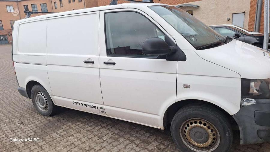 Balts Volkswagen Transporter 2011 Tauragė, ar dzinēja tilpumu 2.00 L un nobraukumu 230 tūkst. km par 3500 €, foto 1 vietnē AUTOMOTO.COM.LV