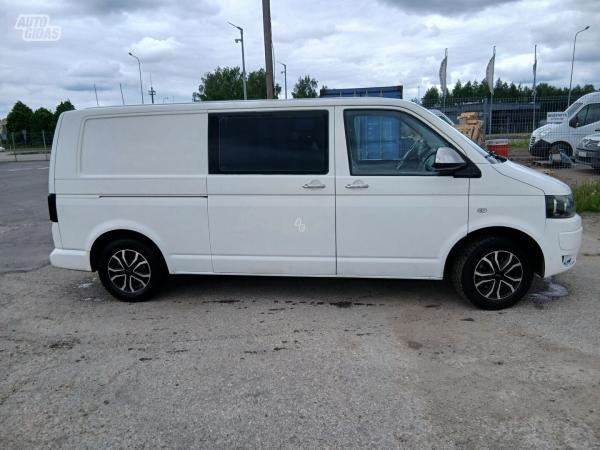 White Volkswagen Transporter 2011 in Panevezys, with an engine capacity of 2.00 L and mileage of 337 thousand km for 4450 €, photo 4 on AUTOMOTO.COM.LV