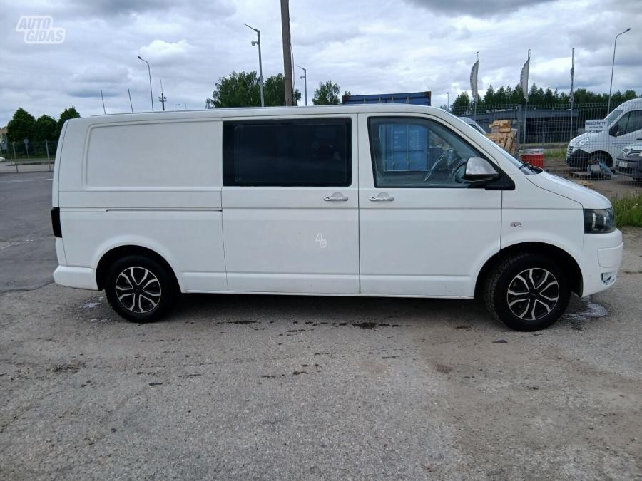 White Volkswagen Transporter 2011 in Panevezys, with an engine capacity of 2.00 L and mileage of 337 thousand km for 4450 €, photo 5 on AUTOMOTO.COM.LV