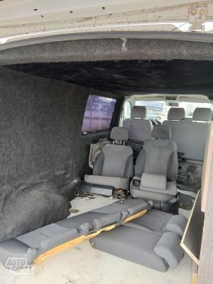 White Volkswagen Transporter 2011 in Panevezys, with an engine capacity of 2.00 L and mileage of 337 thousand km for 4450 €, photo 9 on AUTOMOTO.COM.LV